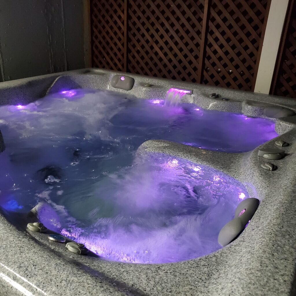 Near New Master Spas LSX 4-5 Person Hot Tub 62 - Stamford, CT - Commonplace